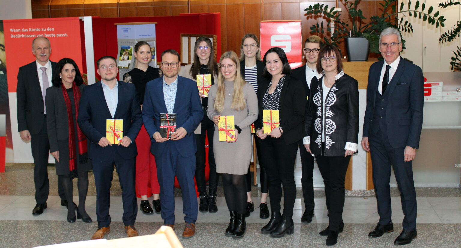 Feierliche Absolventenehrung in der Sparkasse – Blog der Sparkasse ...